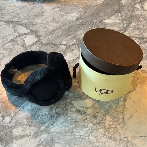 UGG | Accessories | Ugg Black Shearling Sheepskin Earmuffs With Case ...